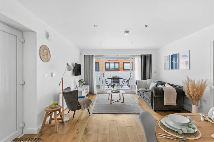 Plover 1, The Cove - On Site Pool - Wi-fi - Devon