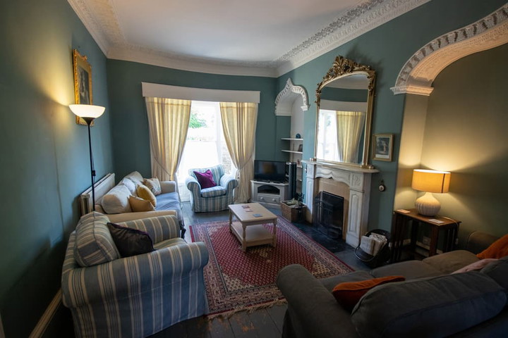 Beautiful Historic Grade Ii Listed Georgian Town House - Llandeilo