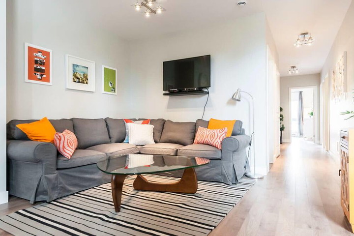 Le Lounge: Spacious Apartment In Heart Of The Plateau + Private Terrace - Quebec