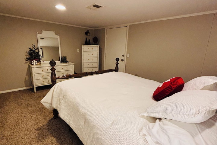 Basement Apartment W/i Walking Distance To Unc! - Greeley, CO