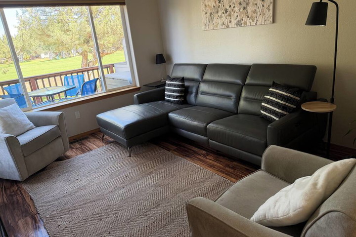 Cozy 2-bedroom Townhome In Eagle Crest With Ac And Gym Access - Redmond, OR