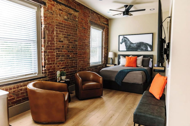 William Forrest Suite                                    Newly Renovated Suite! - Bardstown, KY