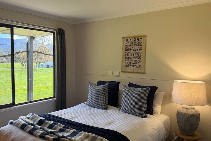 The Little Farmhouse - Pet Friendly With Magnificent Views - Porepunkah