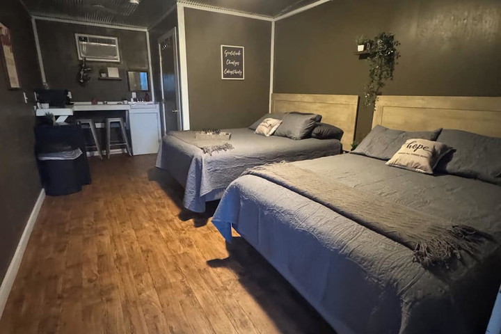Hogan's Hideout Cottage #7 - Eminence, MO