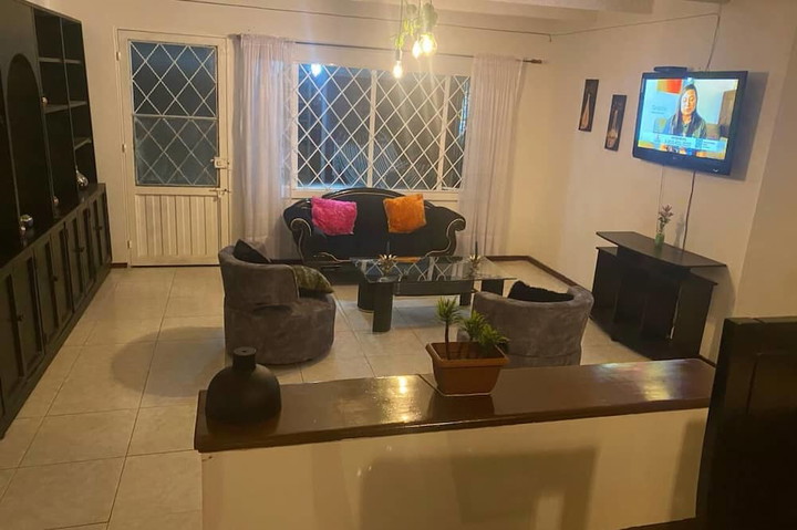 ¡Bienvenido A Nuestra Acogedora Casa Dorada! - Bogota