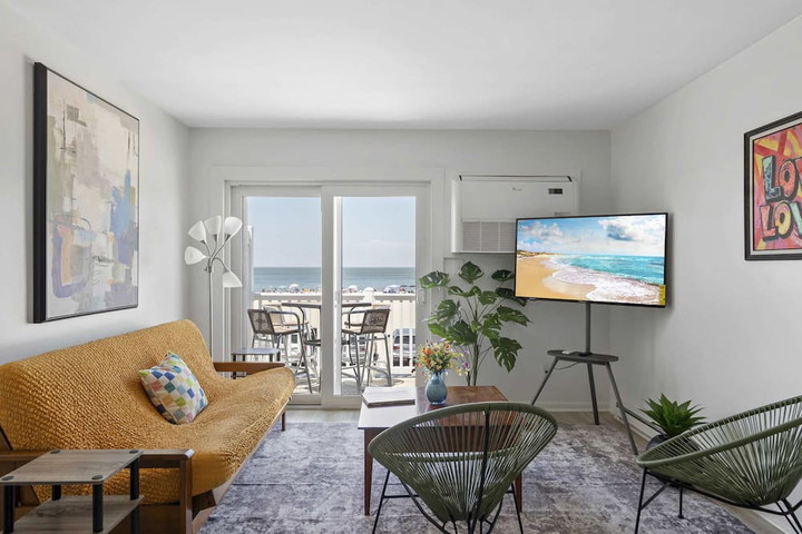 Town Of Lewes Penthouse With Balcony, Beach Access, Close To Restaurants - Lewes