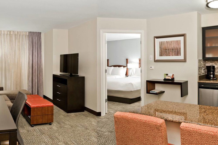 Ballantyne Group Stay | Breakfast & Pool Included - Charlotte, NC