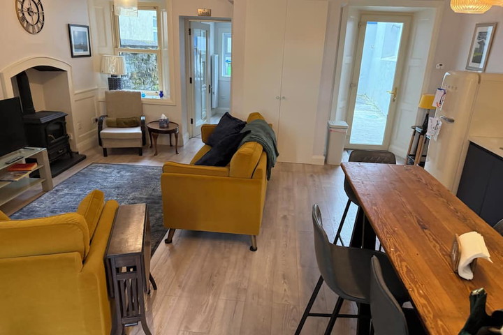 Historic House In Ennis 15 Minutes From Shannon Airport Perfect For Families - Ennis
