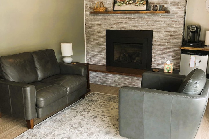 Cozy Spacious King Bed Suite, In The Heart Of Historic Helena, Montana! - Helena, MT