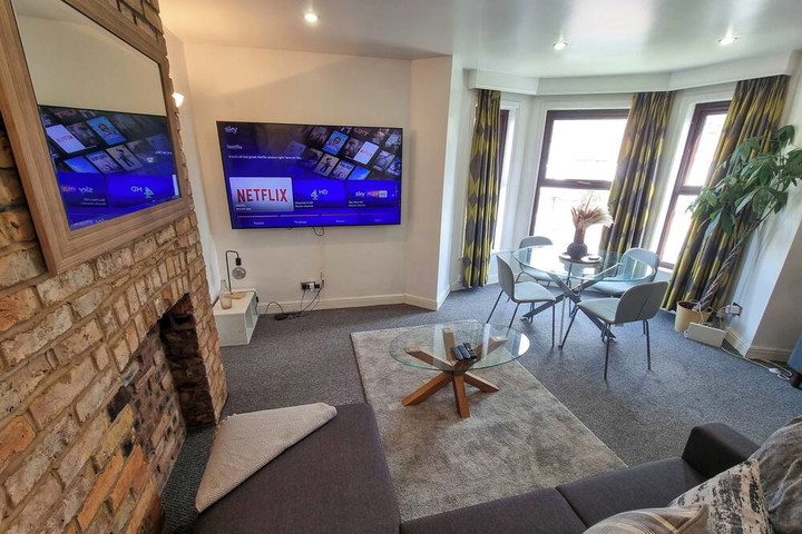 2 Bed Didsbury Flat | Sleeps 6 | Free Parking - Stockport
