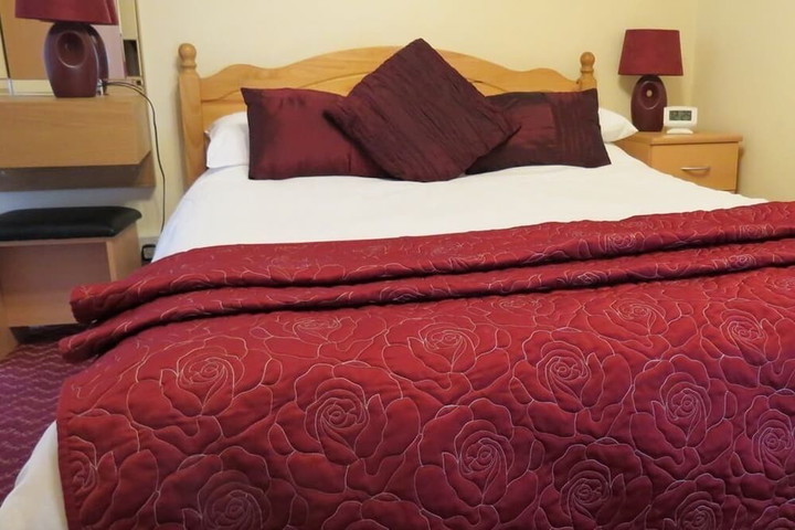 First Floor Flat With View - Malvern