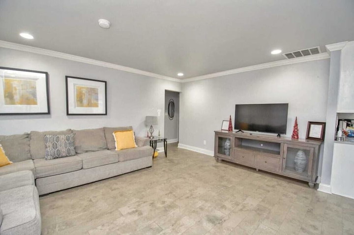 Spacious 7br Retreat Near Downtown & Six Flag7 - Smyrna, GA