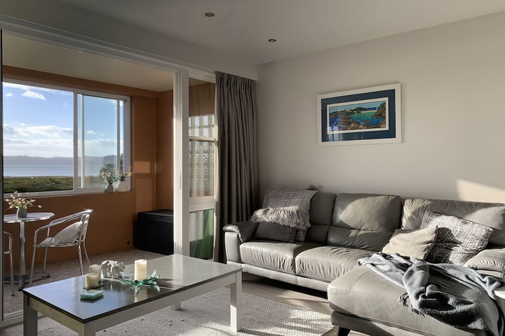 Waterfront Fabulous View, Spacious Studio, Heated Pool & 10 Mins Walk Into Town. - Whitianga