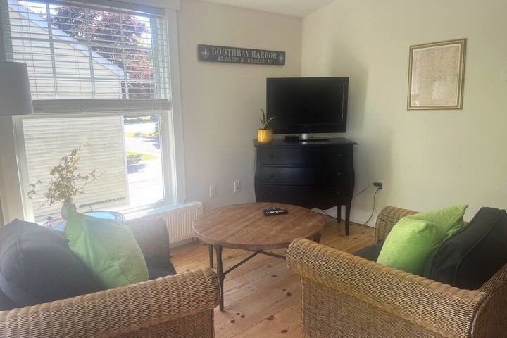 Studio Apartment With Views Of Boothbay Harbor - Boothbay Harbor, ME