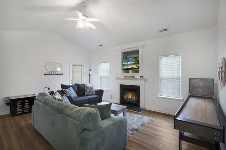 Quiet Cul-de-sac, Hot Tub, Pac-man, Newly Renovated! - Raleigh, NC