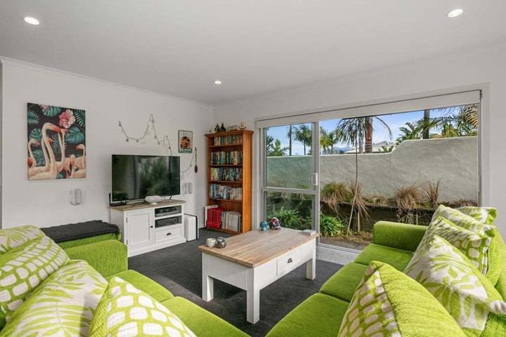On The Bright Side - Whangamata - Whangamatā