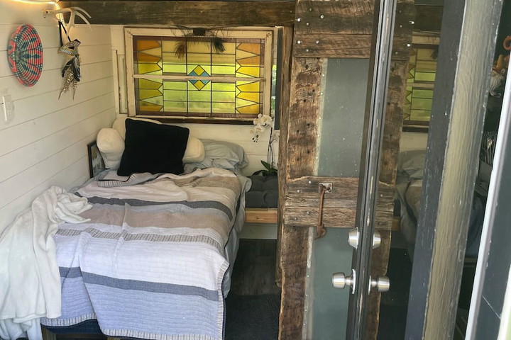 Cozy Treehouse ! Great Kids Experience !Or Adult ! Fire Pit Only Sleeps 2 - Rockwall, TX