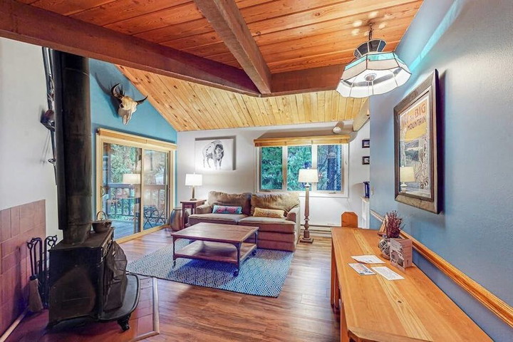 Resort Condo With In/outdoor Pools, Beach, Fishing Pond, Dock, Sauna, & Tennis - Montana