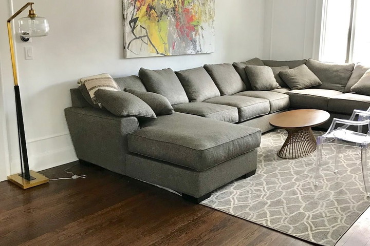 Walk To Big House, Campus-bars-restaurants. Fully Renovated & Huge.  Sleeps 20. - Ann Arbor, MI