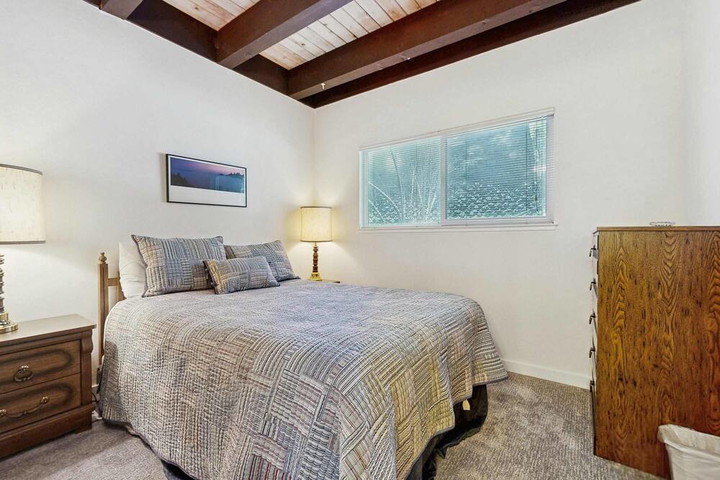 Cozy Family-friendly Condo With Fenced Yard, Deck, Bbq, Walk To Shops - Carson City, NV