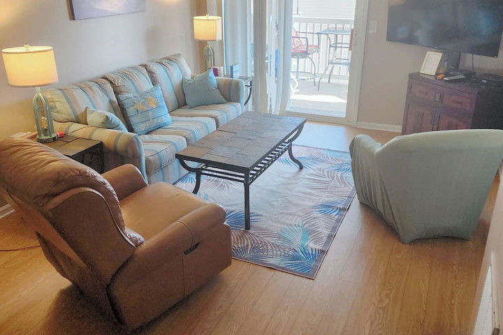 3rd Floor 2br Oceanfront Condo - Near The Boardwalk - Southport, NC