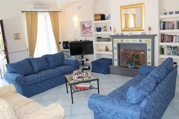 Villa Virginia: A Splendid Two-story Villa Which Faces The Sun And The Sea, With Free Wi-fi. - Castellabate