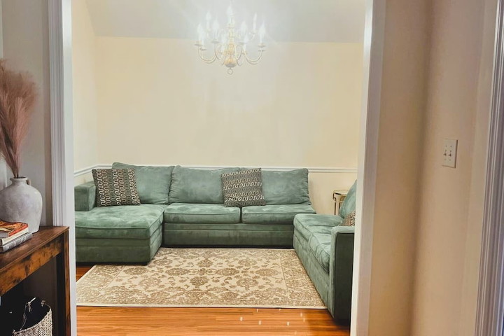 Beautiful 4-bed, 4-bath Home, Just 6 Miles From Augusta National Golf Club, - Augusta, GA