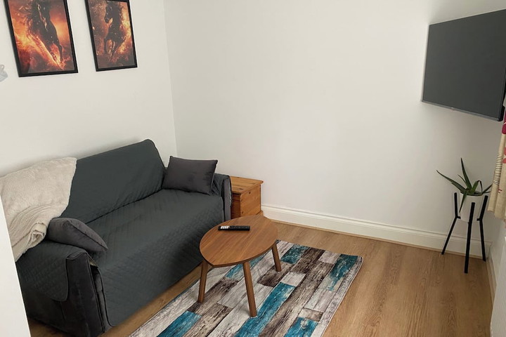Slough - Sleeps 3 - Petfriendly - Riverside - Bay - 버크셔