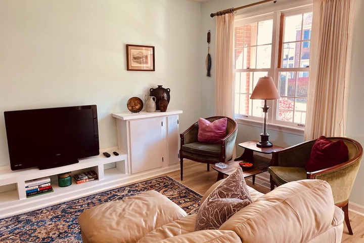 Cozy 2 Bedroom, 2.5 Bath Across From Cambridge City Marina - 메릴랜드