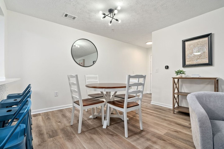 New Sweet Home Au-2 Mins To Downtown & Stadium Sleeps 10 - Auburn, AL