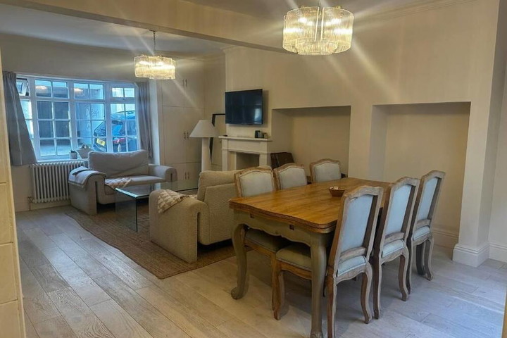 Entire Cosy Seaside Cottage - Minutes From The Beach, Shops And Restaurants! - West Sussex