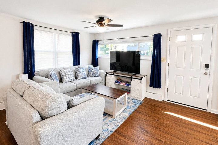 Spacious 5-bedrooms In Catonsville, Md Near Bwi, Umbc, Baltimore, Patapsco Park - Owings Mills, MD