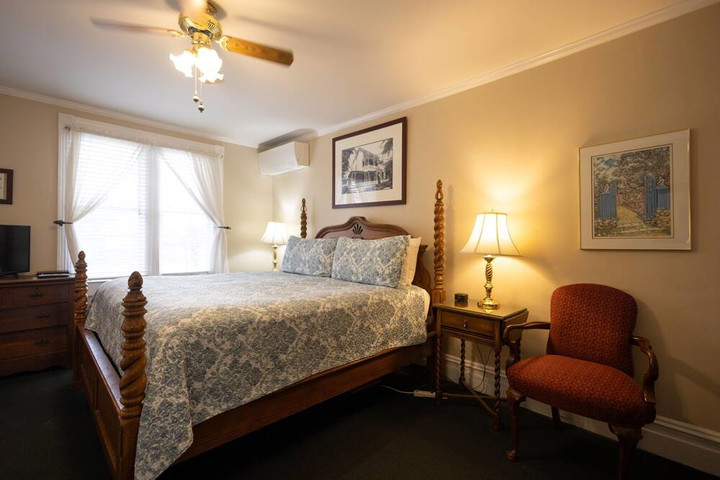 Find Genuine Southern Hospitality In Hendersonville At The 1898 Waverly Inn. - Hendersonville, NC