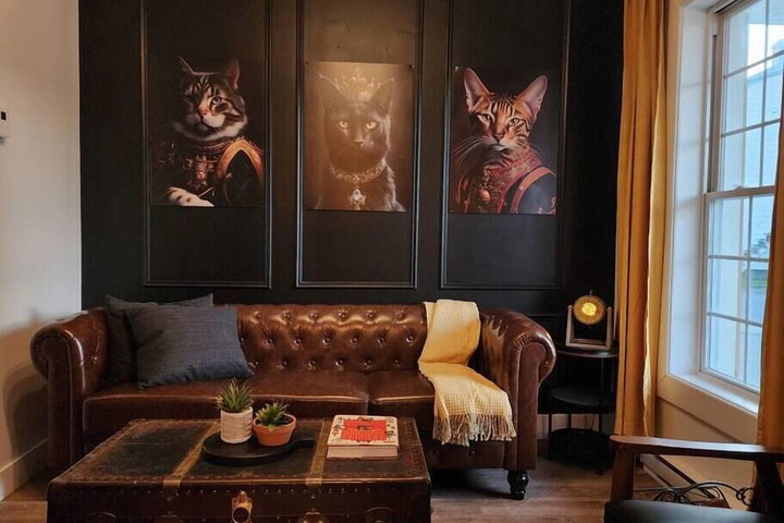 Antique Cat | Spa & 2 Lits King + Parking Gratuit - Québec, QC