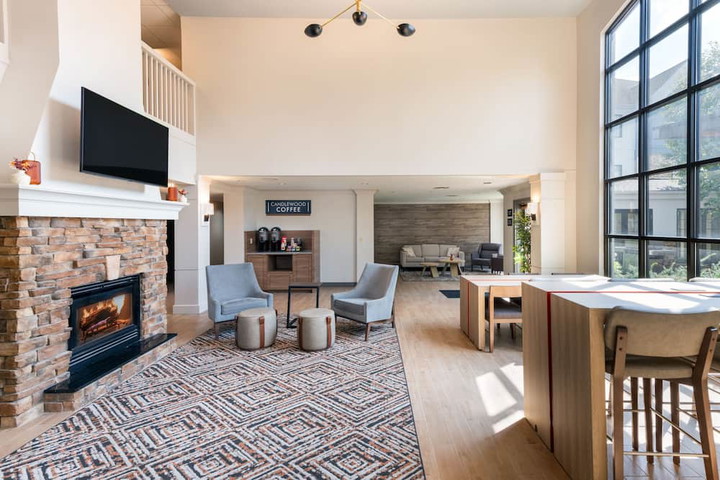 Suite 5 Mins To Mall Of America W/ 24 Hour Gym ! - Bloomington, MN