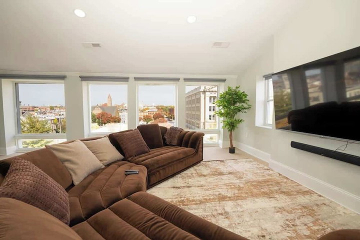 Central Station North Mega Apartment - Free - Owings Mills, MD