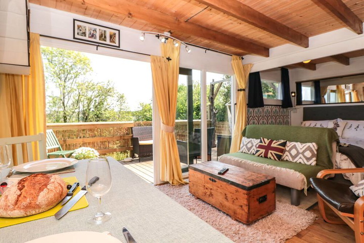 Dart View Hideout, Pet Friendly, Character Holiday Cottage In Totnes - Totnes