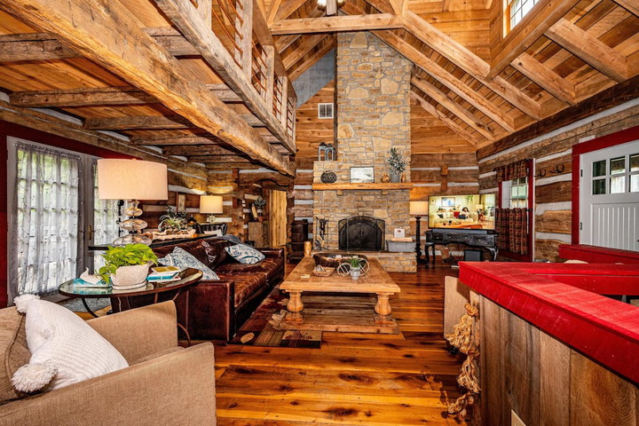 Log Cabin W/ Pond, Hot Tub & Game Room | Pet-friendly 3br, 2 Ba - Brown County, IN