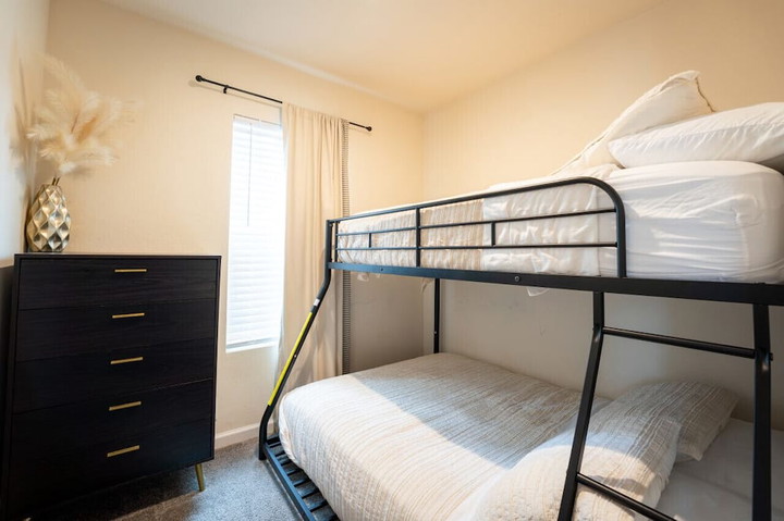 Comfortable 2-bedroom Slo Bungalow House - San Luis Obispo, CA