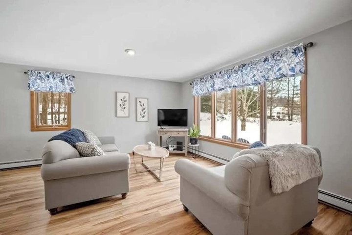 3br Home Near Outdoor Rec With Deck & Games - Gilford, NH