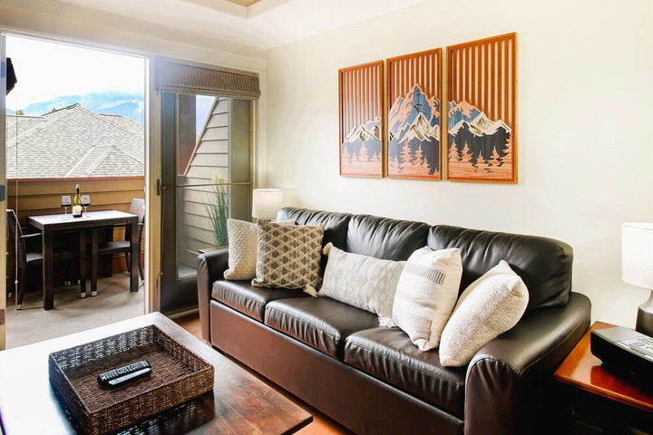 Marvellous Mountain Condo Pool & Hot Tub - Alberta