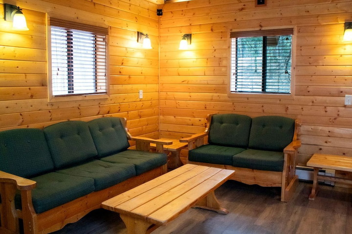 Cozy Forest Cabin Suitable For Small Groups In Arizona - Flagstaff, AZ