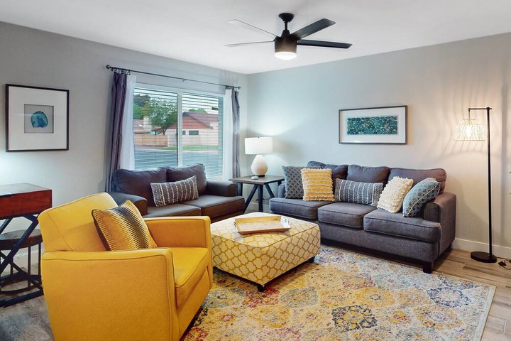 Relax Poolside At Spacious Mesa Home With Grill, & Central Ac - Prime Location - Mesa, AZ