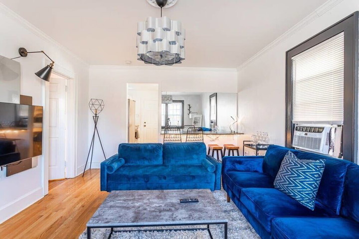 The Blue Sapphire: Modern & Stylish 2br W/ 2 King Beds & Full Kitchen - Shelton, CT