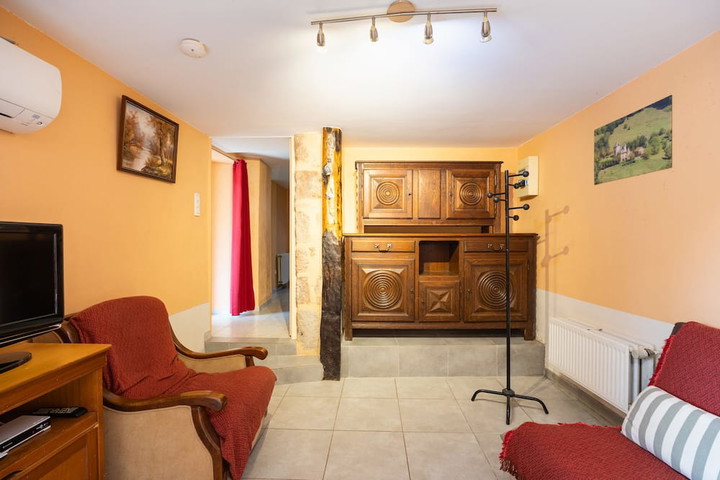 Maison De Vacances "Gîte Le Pressoir Domaine De Jouani" Avec Piscine Partagée & A/c - Aveyron