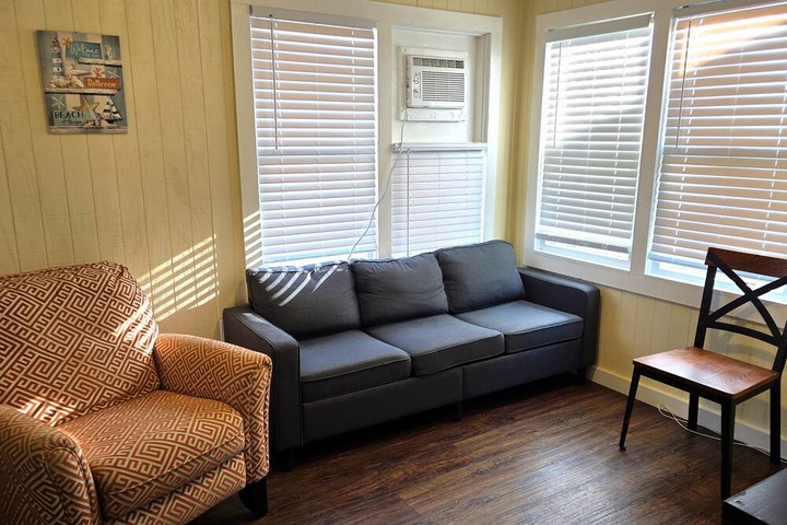 Rip Tide! Db4--1 Bedroom/1 Bath Standard Cottage, Walk To The Beach, Dogs Ok! - Texas