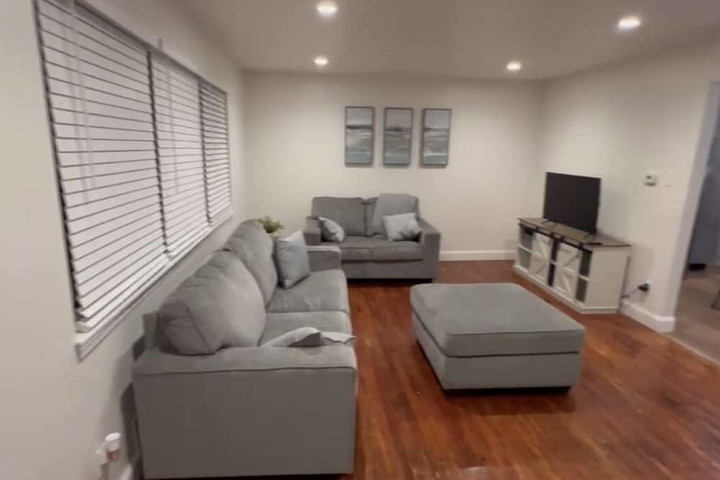 Spacious 3 Bedroom Home In Ewing, Nj Modern Comfort In A Prime Location - Trenton, NJ