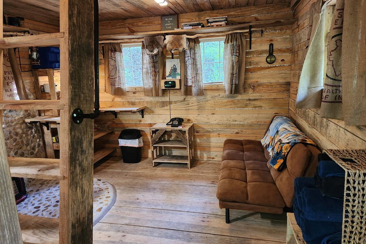 Raelean - A Unique Off-grid Tiny Cabin - Alabama