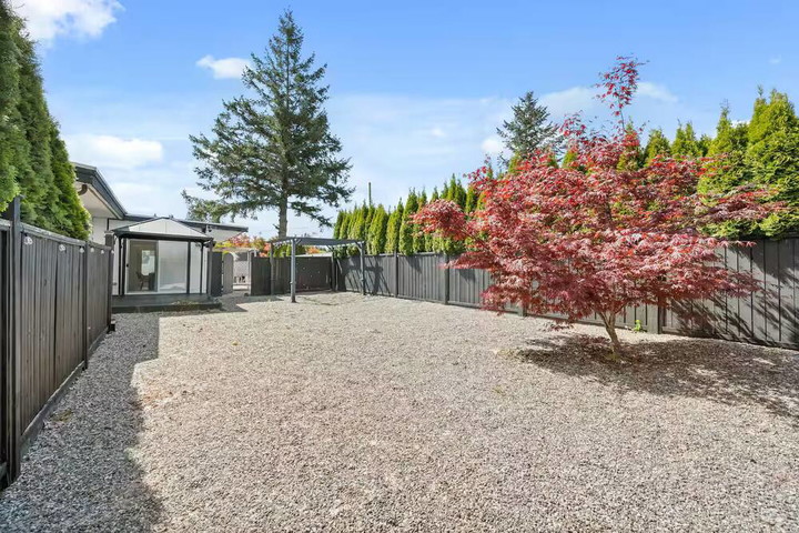 Luxury 3br Retreat | Hot Tub Fire Pit & 4 Beds | - Abbotsford