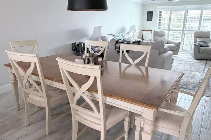 Vero Beach Condo 2bed/2bath - Walk To The Beach - Vero Beach, FL